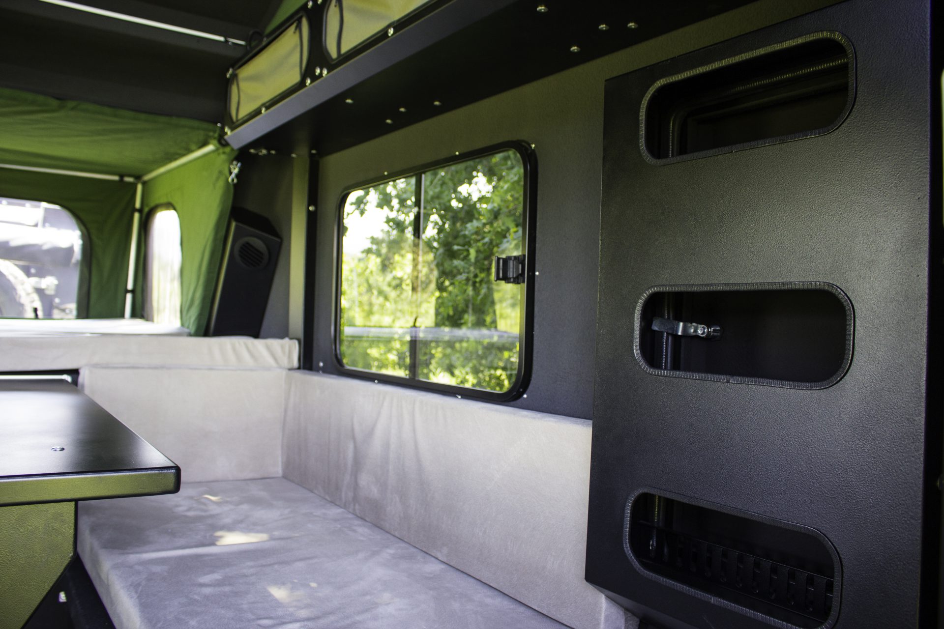 Crawler TRC428 Off-road Caravan trailer - Overlando Georgia